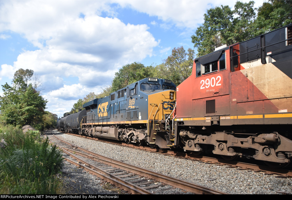CSX 889